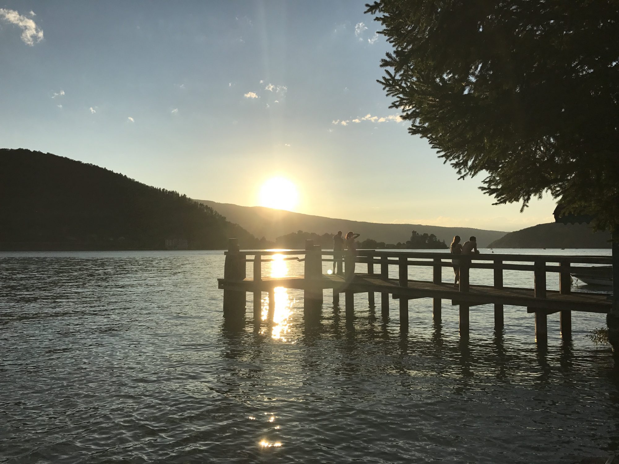 5 Reasons You Should Visit Lake Annecy - Love The Mountains